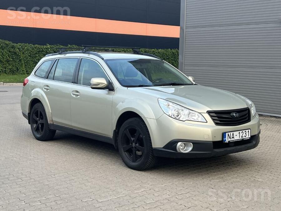 Grey Subaru Outback 2010 in Riga, with an engine capacity of 2.50 L and mileage of 352 thousand km for 3200 €, photo 3 on AUTOMOTO.COM.LV