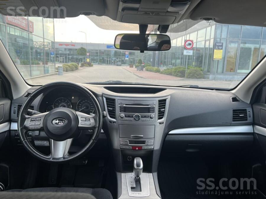 Grey Subaru Outback 2010 in Riga, with an engine capacity of 2.50 L and mileage of 352 thousand km for 3200 €, photo 6 on AUTOMOTO.COM.LV