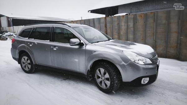 Grey Subaru Outback 2011 in Kaisiadorys, with an engine capacity of 2.50 L and mileage of 361 thousand km for 4300 €, photo 1 on AUTOMOTO.COM.LV