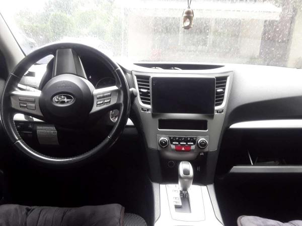 Grey Subaru Outback 2011 in Vilnius, with an engine capacity of 2.46 L and mileage of 241 thousand km for 3900 €, photo 1 on AUTOMOTO.COM.LV