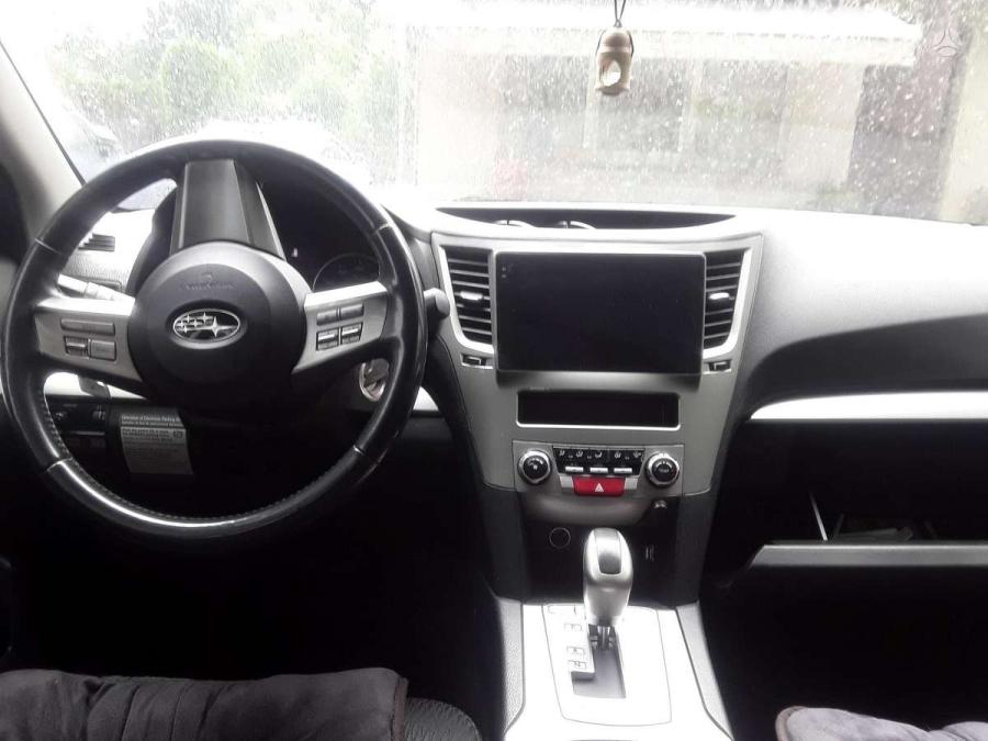 Pelēks Subaru Outback 2011 Viļņa, ar dzinēja tilpumu 2.46 L un nobraukumu 241 tūkst. km par 3900 €, foto 1 vietnē AUTOMOTO.COM.LV