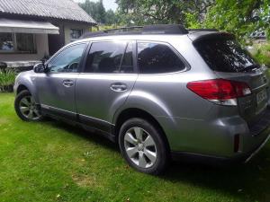 Pelēks Subaru Outback 2011 Viļņa, ar dzinēja tilpumu 2.46 L un nobraukumu 241 tūkst. km par 3900 €, foto 3 vietnē AUTOMOTO.COM.LV