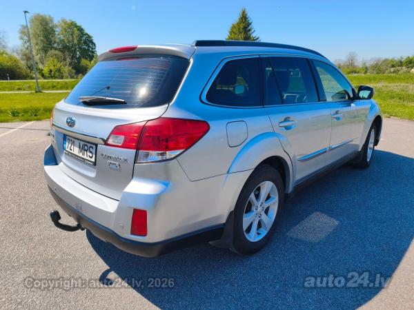 Pelēks Subaru Outback 2013 Tallina, ar dzinēja tilpumu 2.00 L un nobraukumu 260 tūkst. km par 4999 €, foto 4 vietnē AUTOMOTO.COM.LV