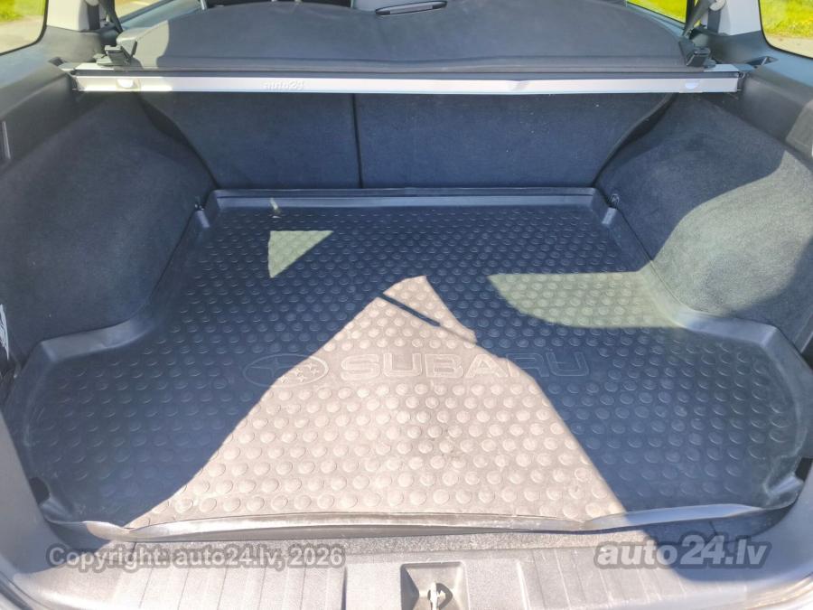 Pelēks Subaru Outback 2013 Tallina, ar dzinēja tilpumu 2.00 L un nobraukumu 260 tūkst. km par 4999 €, foto 10 vietnē AUTOMOTO.COM.LV