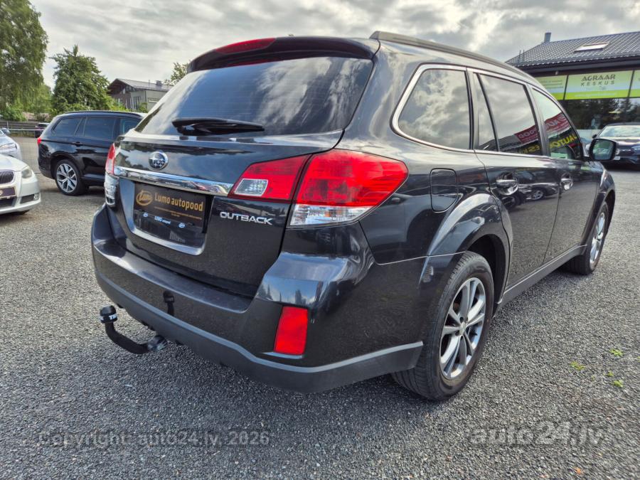 Pelēks Subaru Outback 2013 Tartu, ar dzinēja tilpumu 2.50 L un nobraukumu 170 tūkst. km par 6990 €, foto 9 vietnē AUTOMOTO.COM.LV