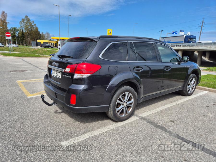 Pelēks Subaru Outback 2013 Tartu, ar dzinēja tilpumu 2.50 L un nobraukumu 170 tūkst. km par 6990 €, foto 24 vietnē AUTOMOTO.COM.LV