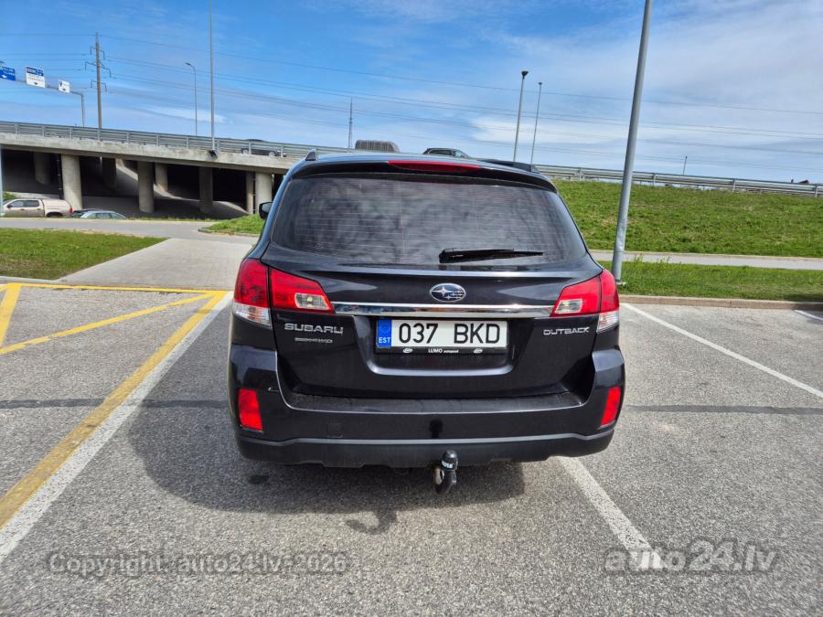 Pelēks Subaru Outback 2013 Tartu, ar dzinēja tilpumu 2.50 L un nobraukumu 170 tūkst. km par 6990 €, foto 26 vietnē AUTOMOTO.COM.LV