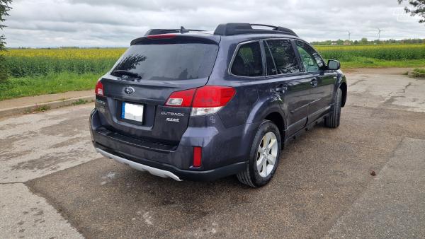 Grey Subaru Outback 2013 in Pakruojis, with an engine capacity of 2.50 L and mileage of 299 thousand km for 6500 €, photo 5 on AUTOMOTO.COM.LV