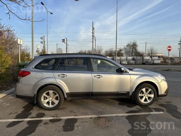 Pelēks Subaru Outback 2015 Rīga, ar dzinēja tilpumu 2.00 L un nobraukumu 265 tūkst. km par 4300 €, foto 2 vietnē AUTOMOTO.COM.LV