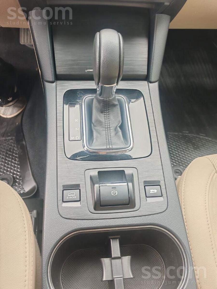 Grey Subaru Outback 2017 in Riga, with an engine capacity of 2.00 L and mileage of 166 thousand km for 13500 €, photo 15 on AUTOMOTO.COM.LV