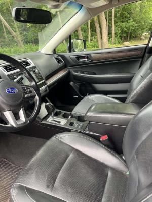 Grey Subaru Outback 2017 in Kretinga, with an engine capacity of 3.60 L and mileage of 216 thousand km for 9500 €, photo 11 on AUTOMOTO.COM.LV
