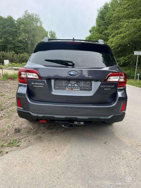 Grey Subaru Outback 2017 in Ukmerge, with an engine capacity of 3.60 L and mileage of 215 thousand km for 9400 €, photo 6 on AUTOMOTO.COM.LV
