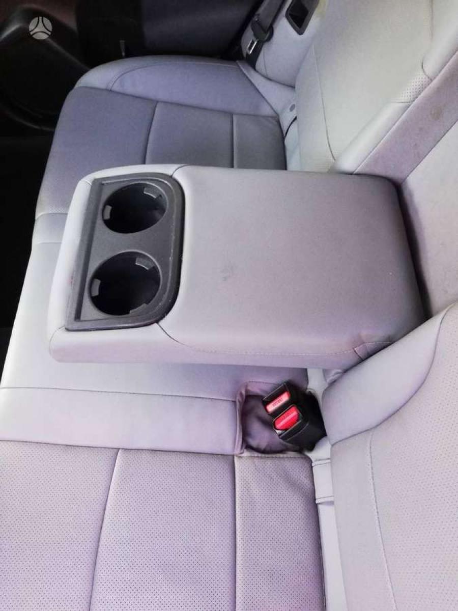 Grey Subaru Outback 2018 in Kaunas, with an engine capacity of 2.50 L and mileage of 140 thousand km for 14800 €, photo 18 on AUTOMOTO.COM.LV