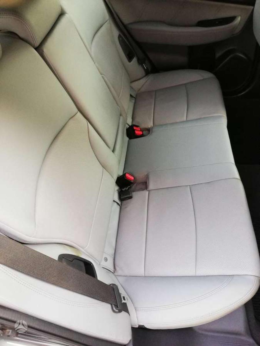 Grey Subaru Outback 2018 in Kaunas, with an engine capacity of 2.50 L and mileage of 140 thousand km for 14800 €, photo 21 on AUTOMOTO.COM.LV