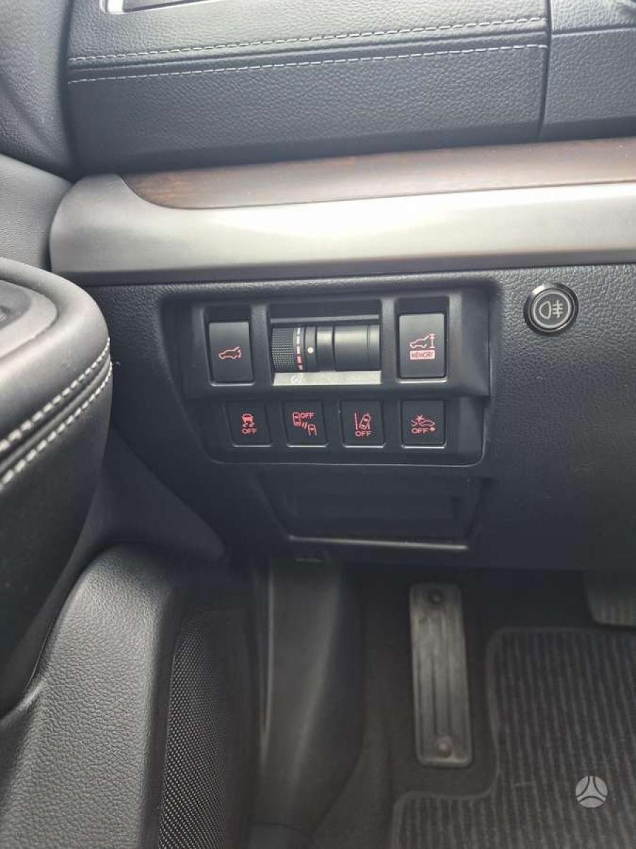 Grey Subaru Outback 2019 in Klaipeda, with an engine capacity of 2.50 L and mileage of 174 thousand km for 15800 €, photo 13 on AUTOMOTO.COM.LV