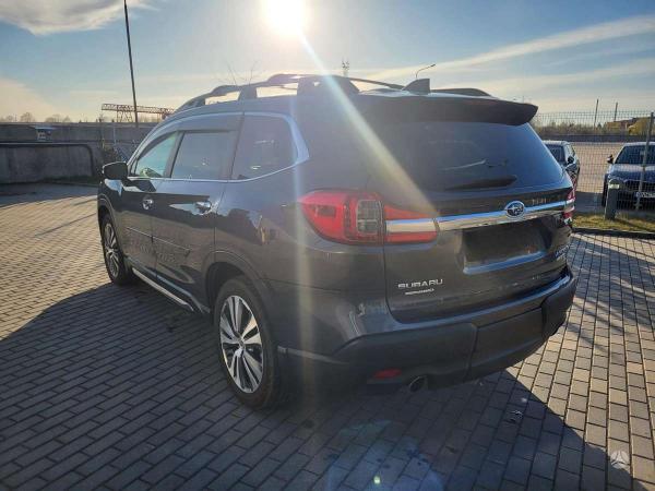 Grey Subaru Outback 2020 in Siauliai, with an engine capacity of 2.40 L and mileage of 176 thousand km for 19500 €, photo 3 on AUTOMOTO.COM.LV