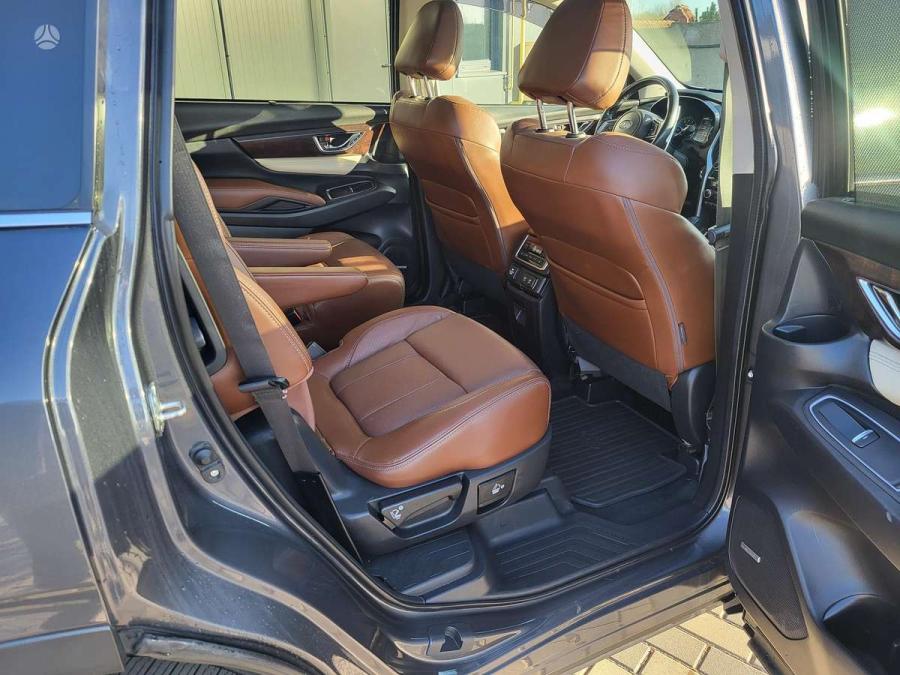 Grey Subaru Outback 2020 in Siauliai, with an engine capacity of 2.40 L and mileage of 176 thousand km for 19500 €, photo 8 on AUTOMOTO.COM.LV