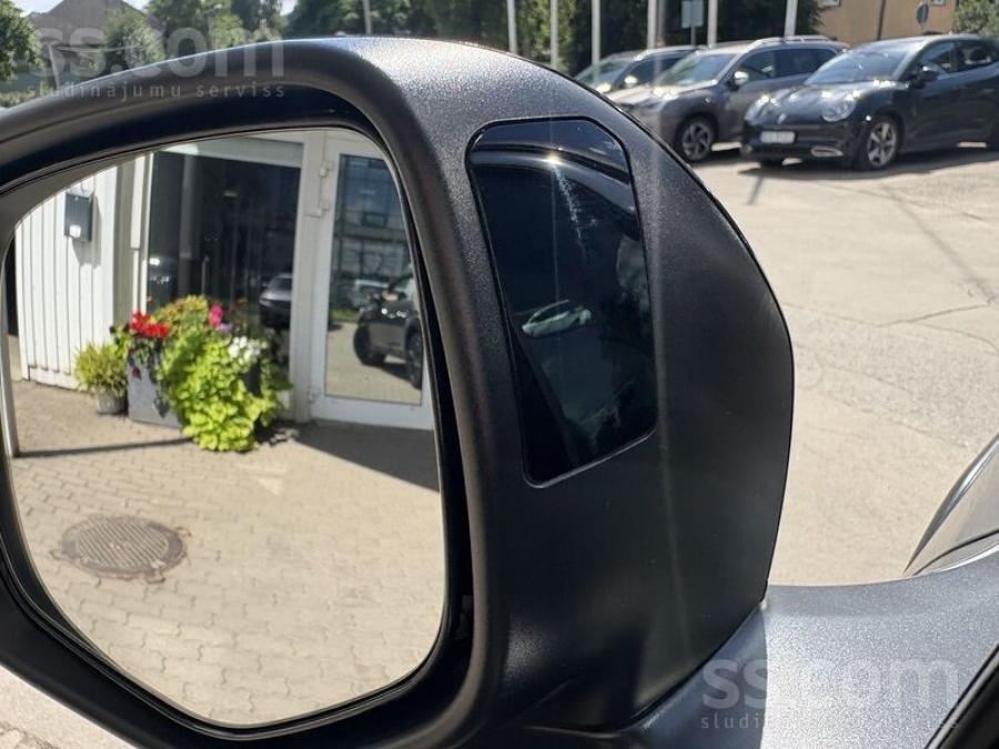 Grey Subaru Outback 2025 in Riga, with an engine capacity of 2.50 L and mileage of 52 thousand km for 33900 €, photo 8 on AUTOMOTO.COM.LV