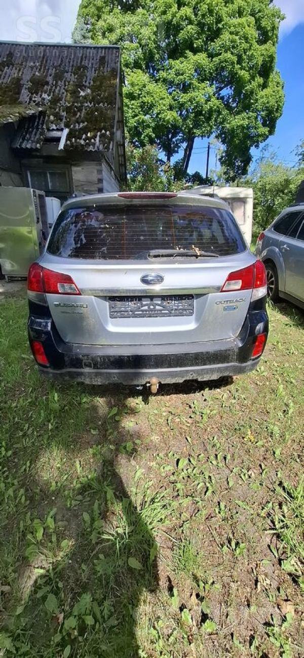 Pelēks Subaru Outback 2014 Rīga, ar dzinēja tilpumu 2.00 L un nobraukumu 360 tūkst. km par 800 €, foto 1 vietnē AUTOMOTO.COM.LV