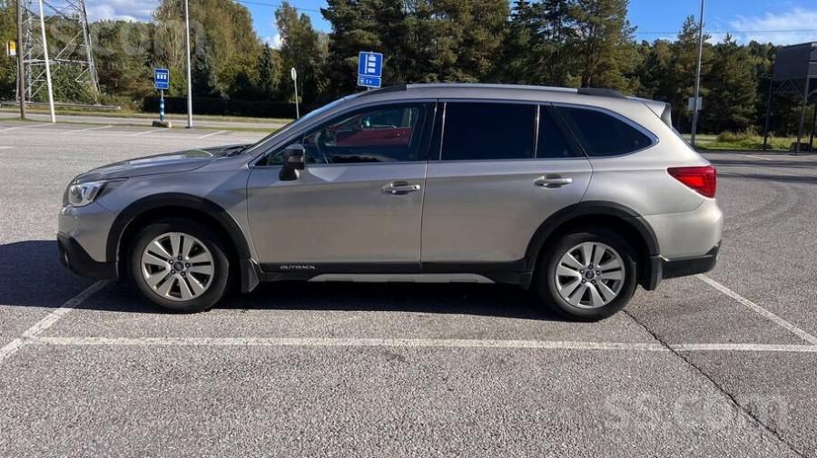 Grey Subaru Outback 2016 in Riga, with an engine capacity of 2.50 L and mileage of 306 thousand km for 10600 €, photo 1 on AUTOMOTO.COM.LV