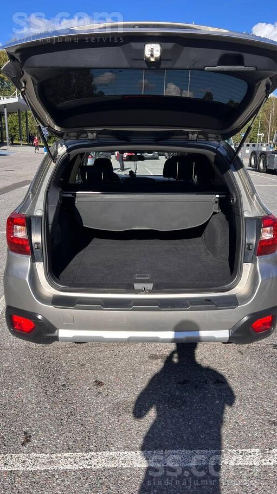 Grey Subaru Outback 2016 in Riga, with an engine capacity of 2.50 L and mileage of 306 thousand km for 10600 €, photo 4 on AUTOMOTO.COM.LV