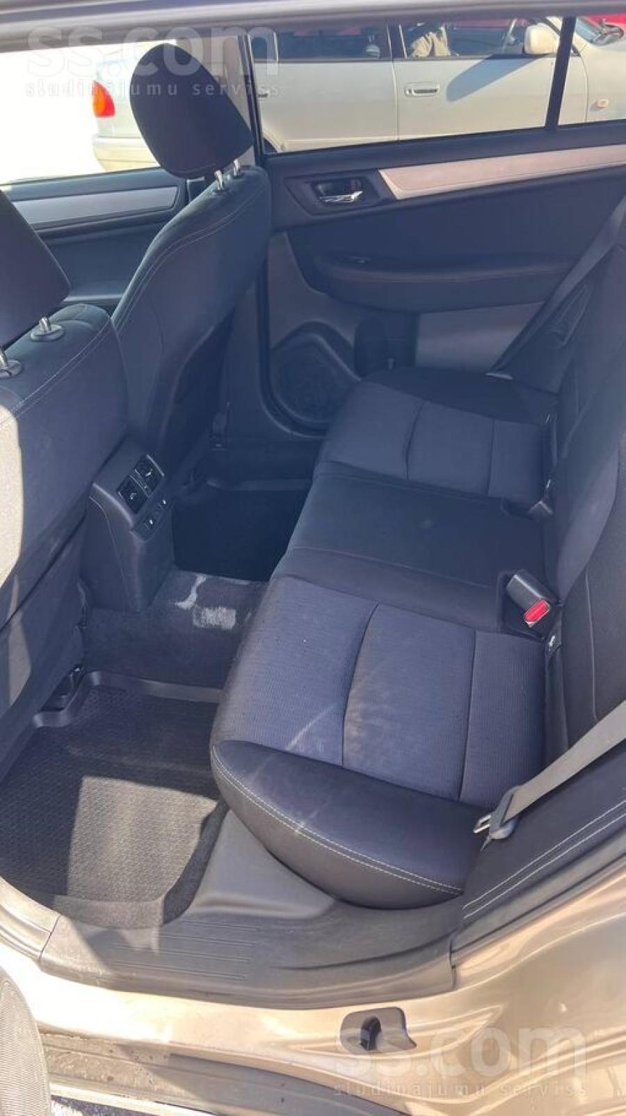Grey Subaru Outback 2016 in Riga, with an engine capacity of 2.50 L and mileage of 306 thousand km for 10600 €, photo 8 on AUTOMOTO.COM.LV