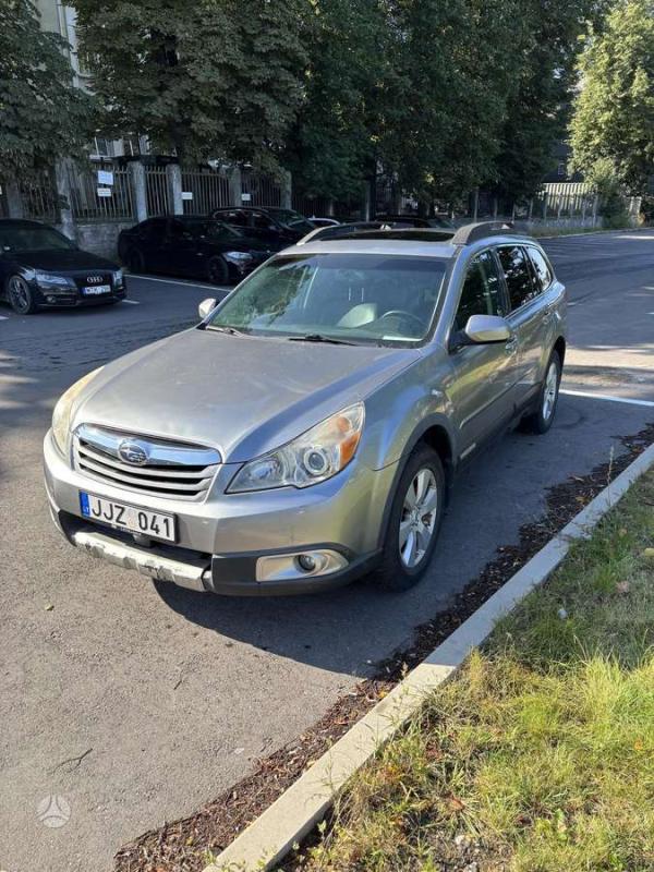 Pelēks Subaru Outback 2016 Kauņa, ar dzinēja tilpumu 2.46 L un nobraukumu 175 tūkst. km par 3300 €, foto 1 vietnē AUTOMOTO.COM.LV
