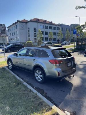 Grey Subaru Outback 2016 in Kaunas, with an engine capacity of 2.46 L and mileage of 175 thousand km for 3300 €, photo 8 on AUTOMOTO.COM.LV