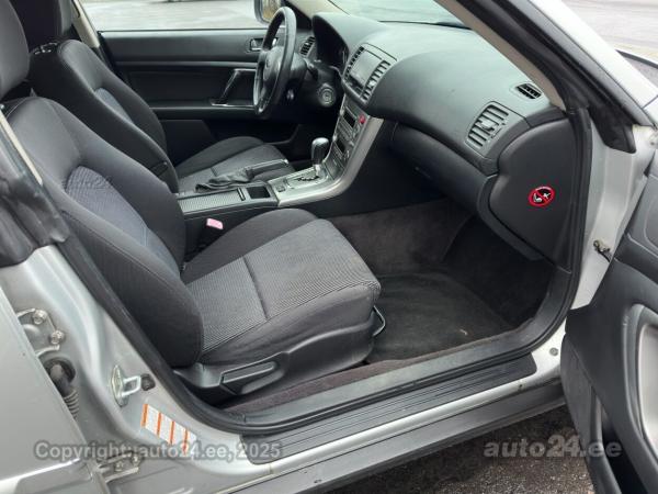Pelēks Subaru Outback 2003 Tallina, ar dzinēja tilpumu 2.50 L un nobraukumu 241 tūkst. km par 2900 €, foto 11 vietnē AUTOMOTO.COM.LV