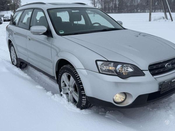 Pelēks Subaru Outback 2003 Utena, ar dzinēja tilpumu 2.46 L un nobraukumu 77 tūkst. km par 5400 €, foto 2 vietnē AUTOMOTO.COM.LV