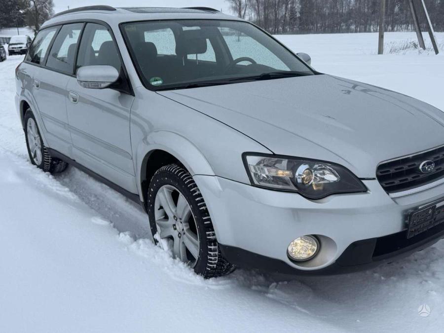 Pelēks Subaru Outback 2003 Utena, ar dzinēja tilpumu 2.46 L un nobraukumu 77 tūkst. km par 5400 €, foto 2 vietnē AUTOMOTO.COM.LV