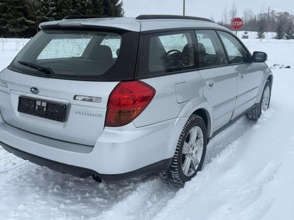 Pelēks Subaru Outback 2003 Utena, ar dzinēja tilpumu 2.46 L un nobraukumu 77 tūkst. km par 5400 €, foto 4 vietnē AUTOMOTO.COM.LV