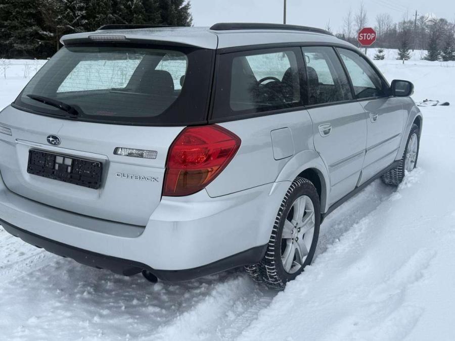 Pelēks Subaru Outback 2003 Utena, ar dzinēja tilpumu 2.46 L un nobraukumu 77 tūkst. km par 5400 €, foto 4 vietnē AUTOMOTO.COM.LV