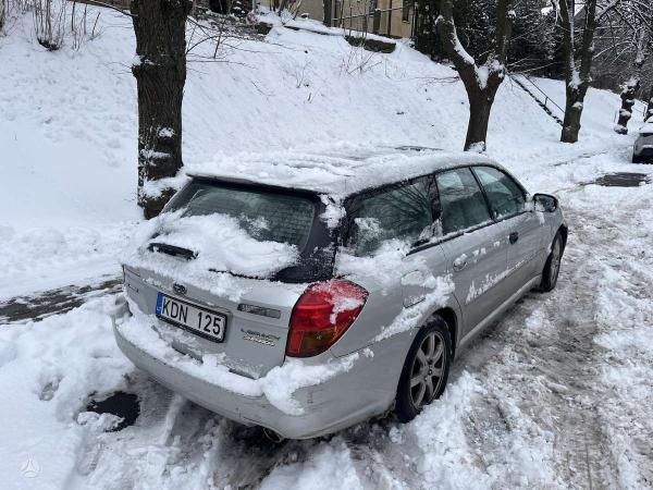 Grey Subaru Outback 2004 in Vilnius, with an engine capacity of 2.50 L and mileage of 311 thousand km for 750 €, photo 1 on AUTOMOTO.COM.LV