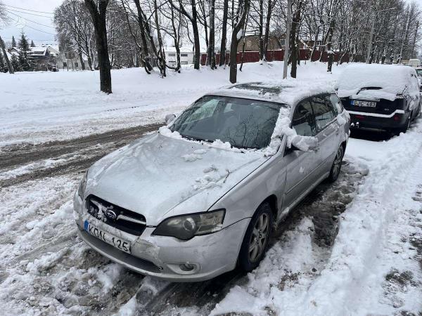 Grey Subaru Outback 2004 in Vilnius, with an engine capacity of 2.50 L and mileage of 311 thousand km for 750 €, photo 4 on AUTOMOTO.COM.LV