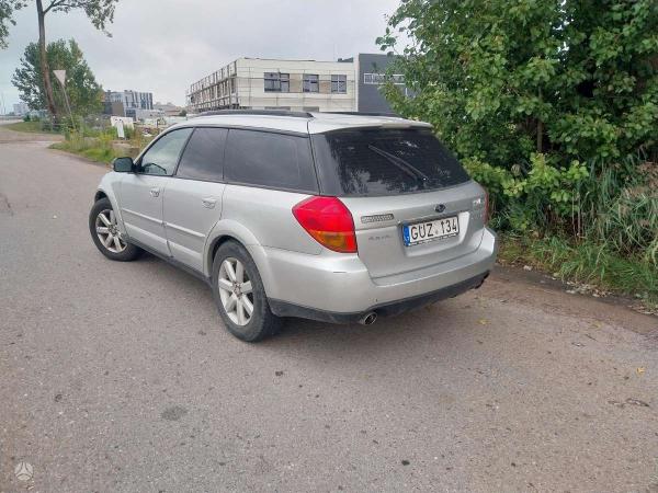 Grey Subaru Outback 2004 in Kaunas, with an engine capacity of 2.50 L and mileage of 300 thousand km for 1900 €, photo 3 on AUTOMOTO.COM.LV