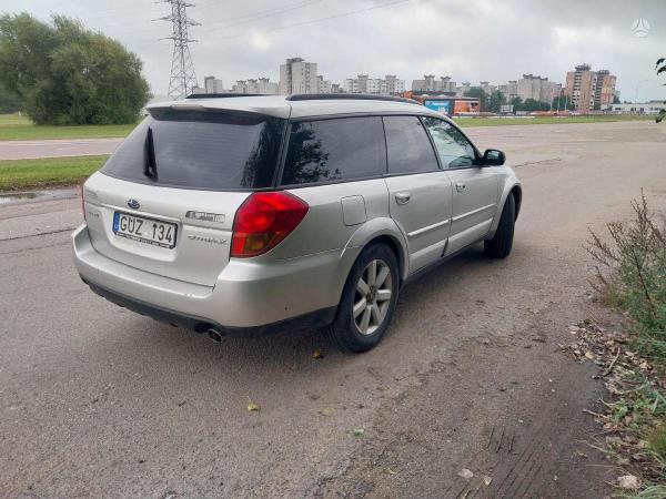 Grey Subaru Outback 2004 in Kaunas, with an engine capacity of 2.50 L and mileage of 300 thousand km for 1900 €, photo 4 on AUTOMOTO.COM.LV