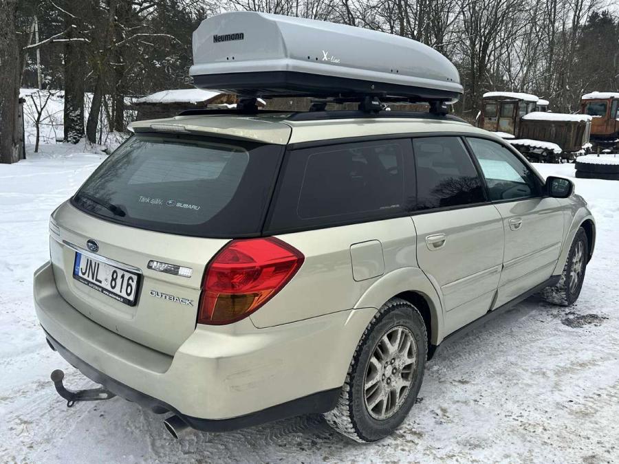 Grey Subaru Outback 2004 in Vilnius, with an engine capacity of 2.46 L and mileage of 400 thousand km for 2499 €, photo 5 on AUTOMOTO.COM.LV