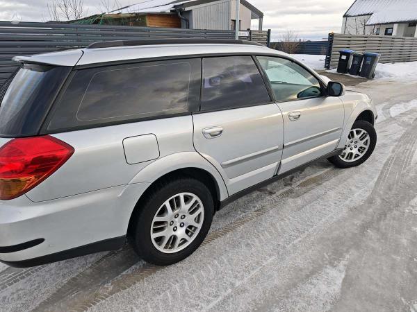Pelēks Subaru Outback 2004 Viļņa, ar dzinēja tilpumu 2.46 L un nobraukumu 251 tūkst. km par 3450 €, foto 2 vietnē AUTOMOTO.COM.LV