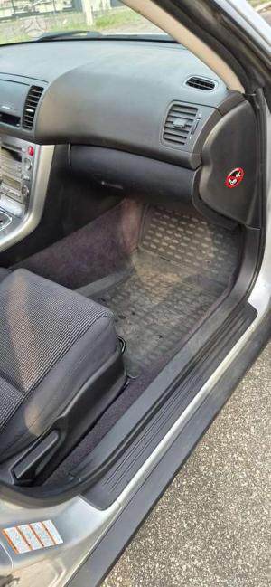 Серый Субару Аутбек 2004 в Вильнюс, объемом двигателя 2.46 л и пробегом 311 тыс. км за 1800 €, фото 12 на AUTOMOTO.COM.LV
