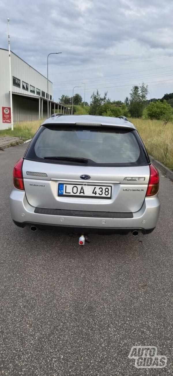 Pelēks Subaru Outback 2004 Viļņa, ar dzinēja tilpumu 2.50 L un nobraukumu 312 tūkst. km par 1400 €, foto 2 vietnē AUTOMOTO.COM.LV