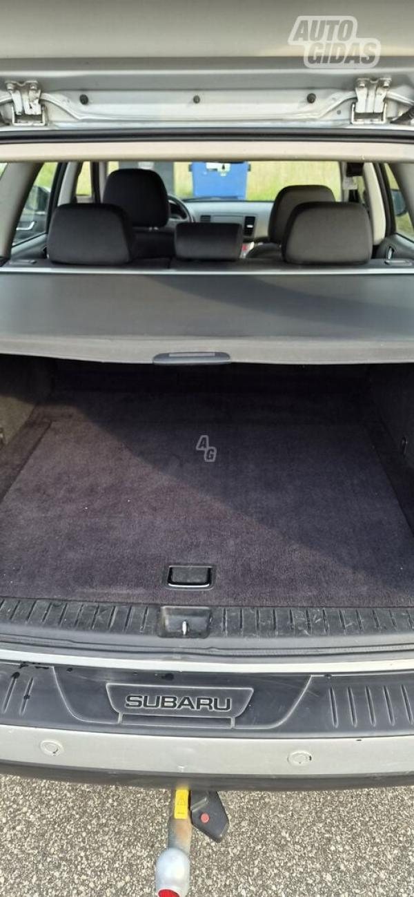 Pelēks Subaru Outback 2004 Viļņa, ar dzinēja tilpumu 2.50 L un nobraukumu 312 tūkst. km par 1400 €, foto 10 vietnē AUTOMOTO.COM.LV
