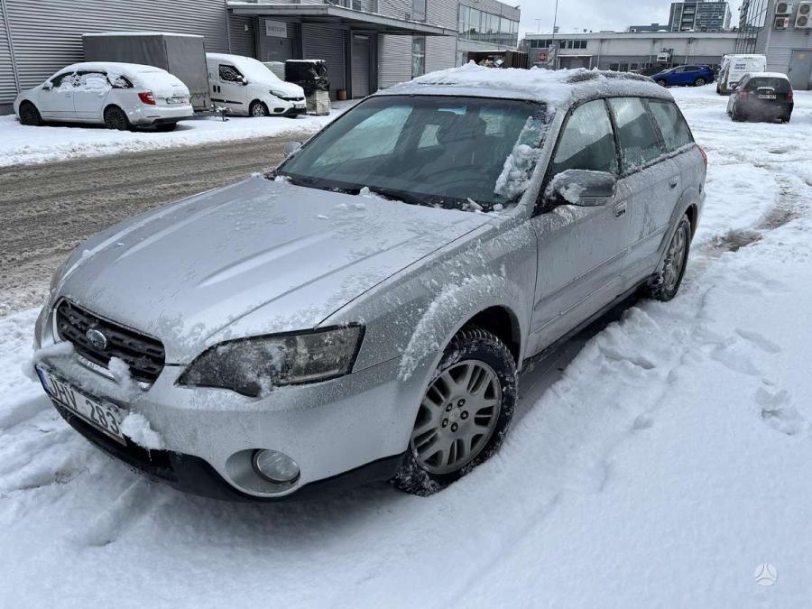 Pelēks Subaru Outback 2005 Viļņa, ar dzinēja tilpumu 2.46 L un nobraukumu 440 tūkst. km par 1750 €, foto 1 vietnē AUTOMOTO.COM.LV