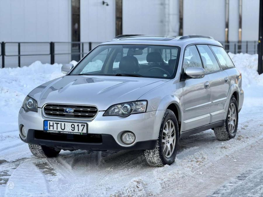 Grey Subaru Outback 2005 in Vilnius, with an engine capacity of 2.46 L and mileage of 372 thousand km for 3150 €, photo 1 on AUTOMOTO.COM.LV