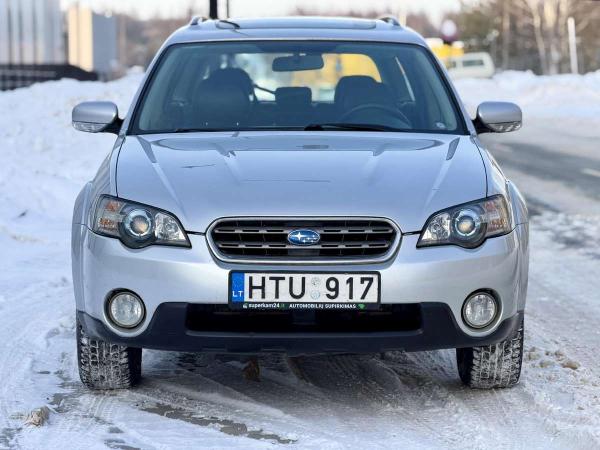 Grey Subaru Outback 2005 in Vilnius, with an engine capacity of 2.46 L and mileage of 372 thousand km for 3150 €, photo 2 on AUTOMOTO.COM.LV