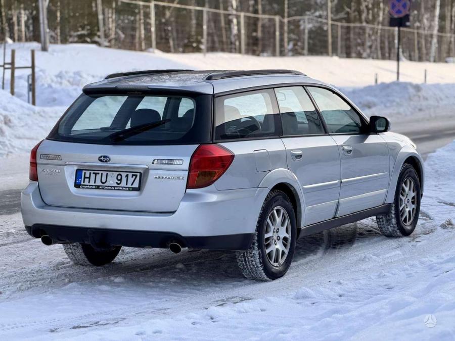Grey Subaru Outback 2005 in Vilnius, with an engine capacity of 2.46 L and mileage of 372 thousand km for 3150 €, photo 8 on AUTOMOTO.COM.LV