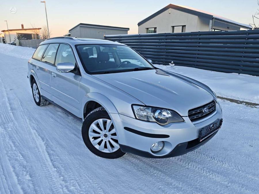 Grey Subaru Outback 2005 in Vilnius, with an engine capacity of 2.46 L and mileage of 249 thousand km for 3450 €, photo 1 on AUTOMOTO.COM.LV