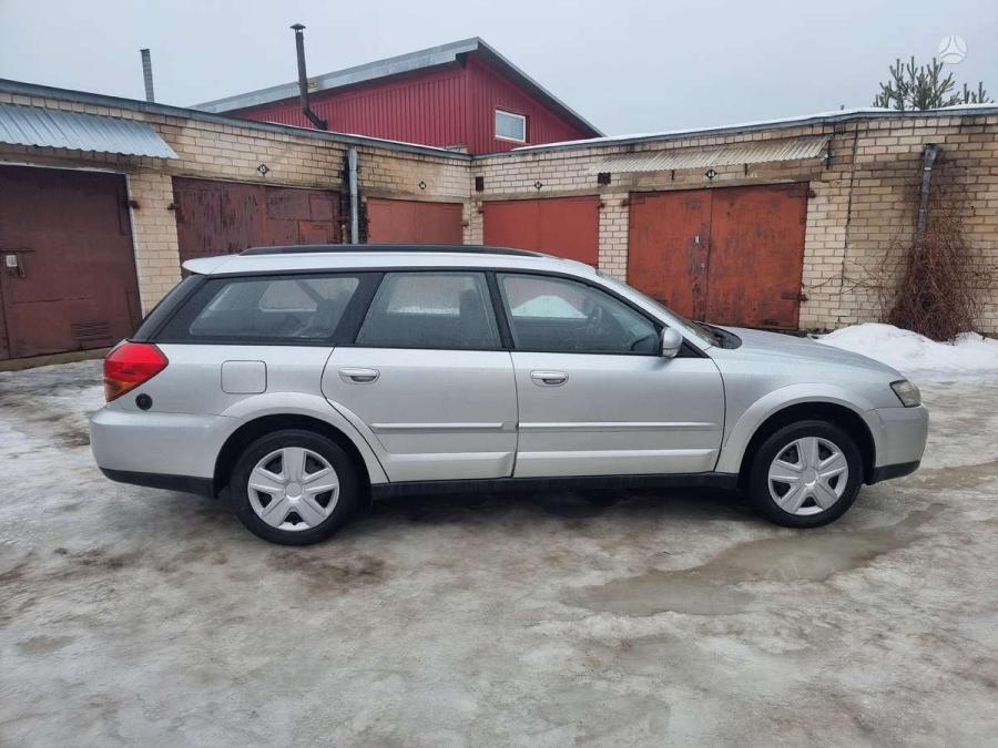 Pelēks Subaru Outback 2005 Alīta, ar dzinēja tilpumu 2.50 L un nobraukumu 246 tūkst. km par 2699 €, foto 2 vietnē AUTOMOTO.COM.LV