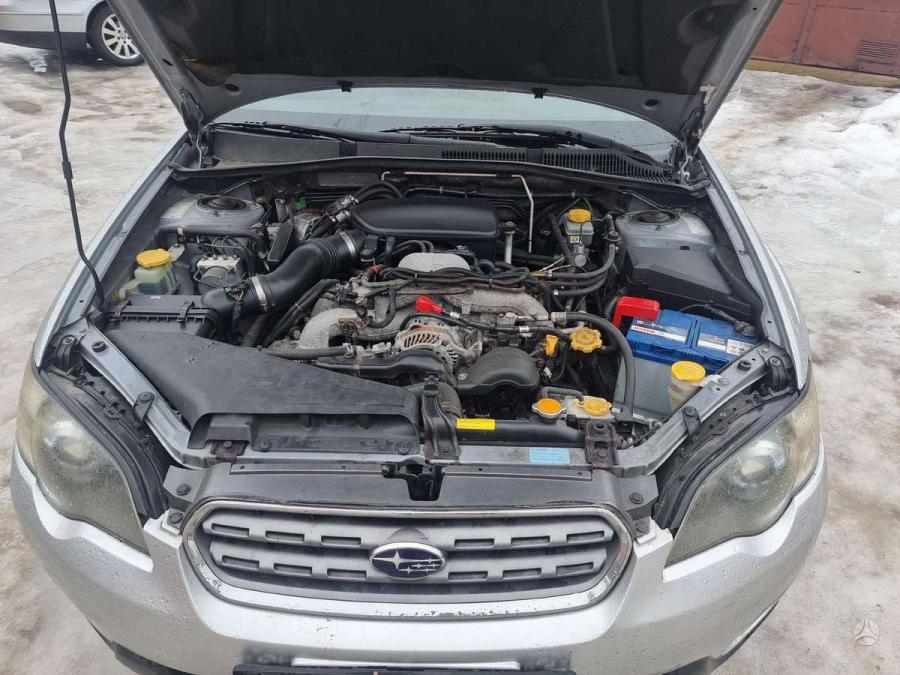 Pelēks Subaru Outback 2005 Alīta, ar dzinēja tilpumu 2.50 L un nobraukumu 246 tūkst. km par 2699 €, foto 9 vietnē AUTOMOTO.COM.LV