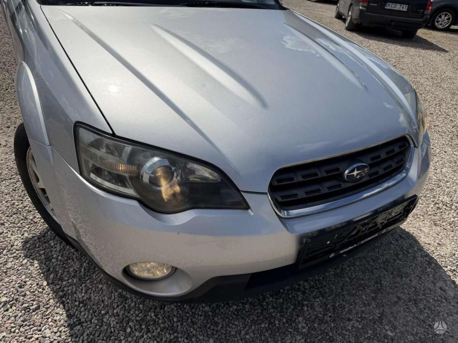 Grey Subaru Outback 2005 in Utena, with an engine capacity of 2.46 L and mileage of 245 thousand km for 4000 €, photo 7 on AUTOMOTO.COM.LV